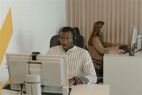 How Can An Introvert Improve Their Communication Skills