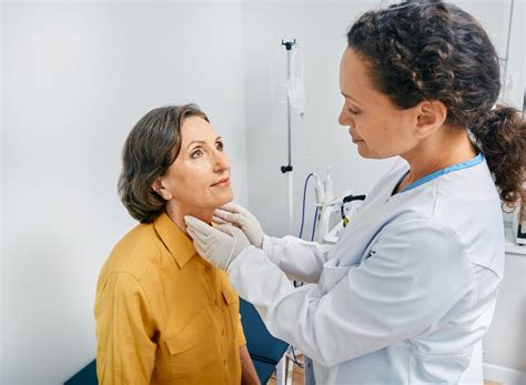 Early Warning Signs Of Thyroid Problems And When You Should See A