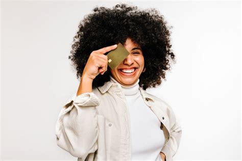 Does Having A Credit Card Balance Help Or Hurt Your Credit Score