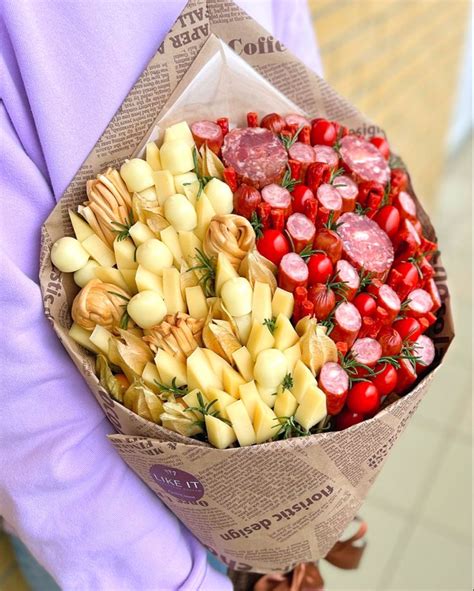 Букет из колбасы и сыра/ колбасный букет