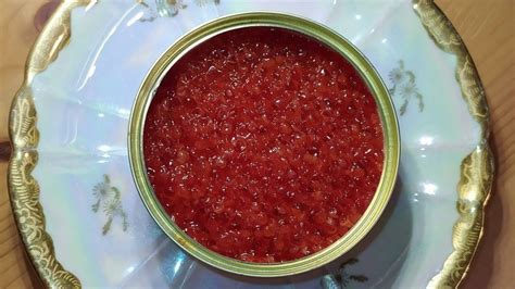 Видео как отличить настоящую икру от подделки — лайфхак Новости России