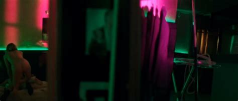 Nude Video Celebs Sigrid Bouaziz Nude Chronique De La Jungle 2015