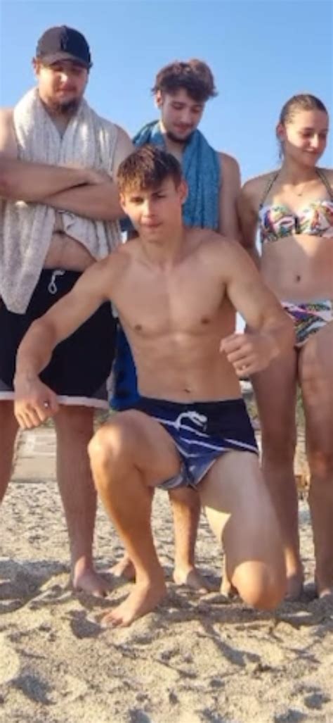Giuliano Stroes Feet