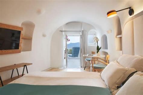 Katikies Santorini Gea House The Leading Hotels Of The World Oia