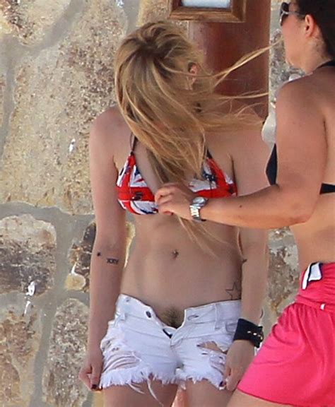 Avril Lavigne Nude Porn Pictures Xxx Photos Sex Images 4056153 Pictoa