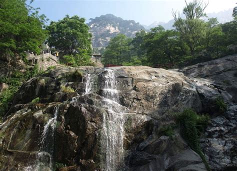 Thai Son Mountain World Wonder