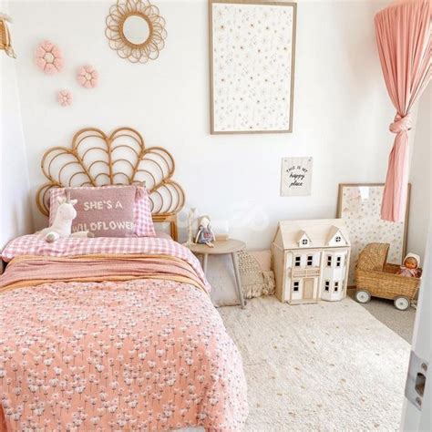 ایده تزیین ساده اتاق خواب با ریسه تزیین اتاق دخترانه کودک