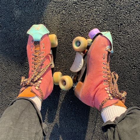 Dyed My Moxi Clementines 💖🌸🌷 R Rollerskating