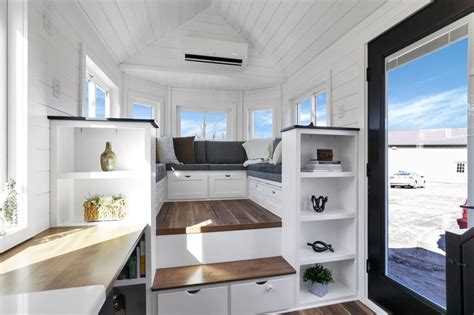 Brand New Tiny House Shadow Is Pure Elegance In Black And White Autoevolution