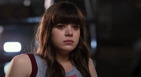 How Old Was Hailee Steinfeld As Megan Walsh In Barely Lethal