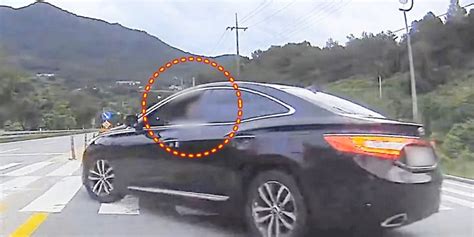 차주들 원성 터졌다 불법 유턴 사고 이젠 책임 못 묻는다 오토포크