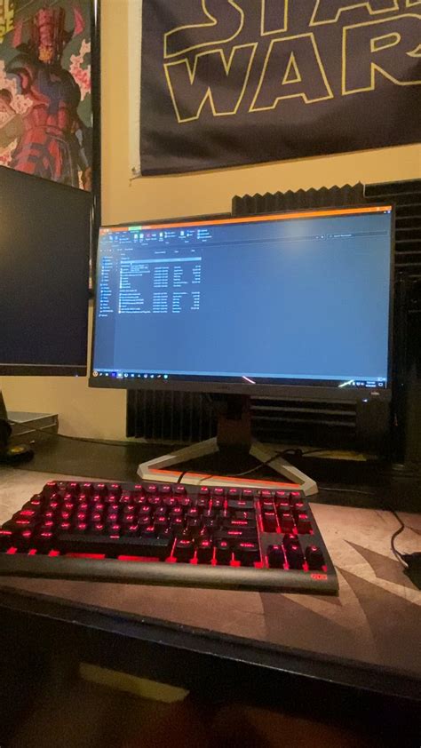 Can We Get A 3 Monitor Stretch Of Linus Here Rpcmasterrace Can We Get A 3 Monitor Stretch Of Linus Here Rpcmasterrace