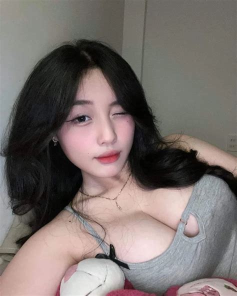 Top ảnh gái xinh ngực to khoe vú bự căng tròn bỏng mắt