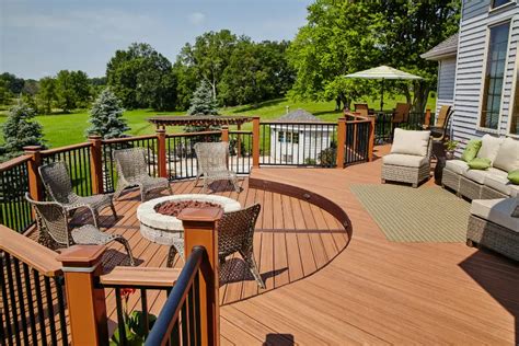 5 Ideas For Incorporating Seating Into Your Deck Design Decks By Rtc