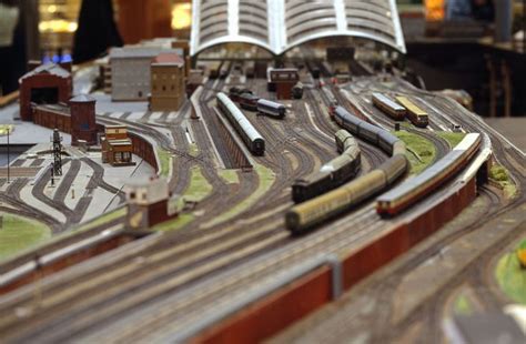 Run Several Trains Simultaneously With Block Operation Model Train