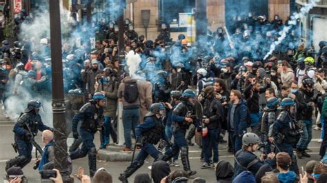 Во Франции начались массовые беспорядки после гибели подростка Европа