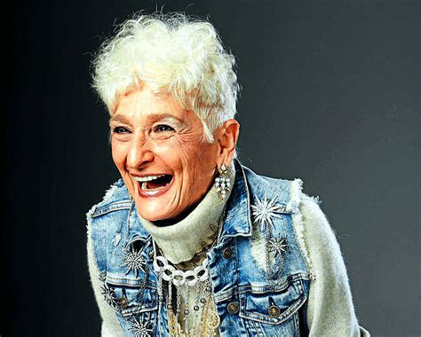 Qui N Es Hattie Retroage La Anciana Que Busca Hombres En Tinder