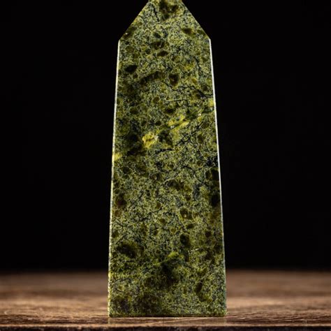 Serpentinit Obelisk Sse 03