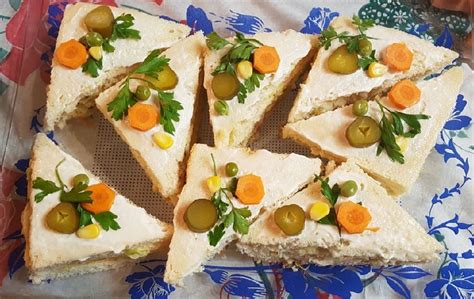 ۲ طرز تهیه کیک مرغ خوشمزه و مجلسی با نان تست به روش سرد و گرم مجله کوروش