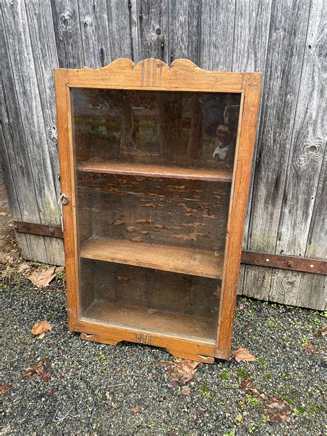 Meuble Bois Ancien Avec Vitrine Belle Patine Naturelle Caravan