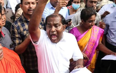 ගුරු විරෝධයට සම්බන්ධ ස්ටාලින් ඇතුළු පිරිසට අධිකරණයෙන් තහනමක් ~ Gossip Lanka Hot News