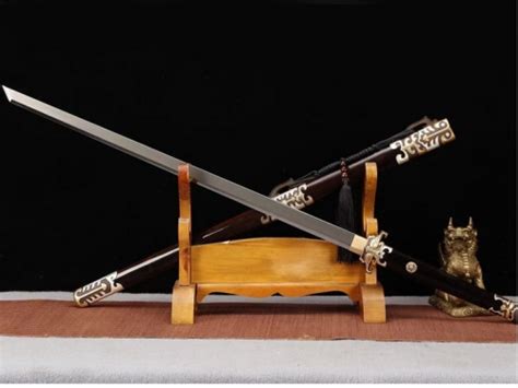 乌兹钢覆土烧刃 高级唐刀 中华名刀 高端手工 肖氏刀剑 唐刀 龙泉剑 唐刀 武士刀 龙泉剑 中国刀