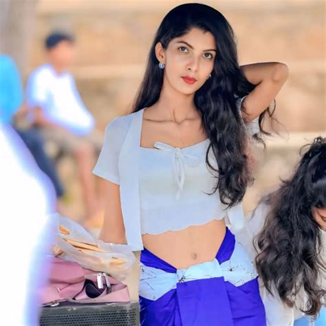 𝗦𝗥𝗜𝗟𝗔𝗡𝗞𝗔𝗡 𝗚𝗜𝗥𝗟𝗦 12 𝗦𝗮𝗷𝗮𝗻𝗶 𝗦𝗲𝘄𝗺𝗶𝗻𝗶 💙 Instagram