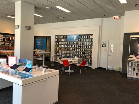 Cell Phone Store In Chicago Iphones Samsung Phones Prepaid Phones