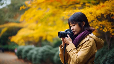 사진작가 아시아 사람 여자 사진을 찍는 것 의 가을의 잎 와 그녀 카메라 것 배경 의 배경 아시아 배경 이미지 Hd 것 의 아시아 배경 사진 무료