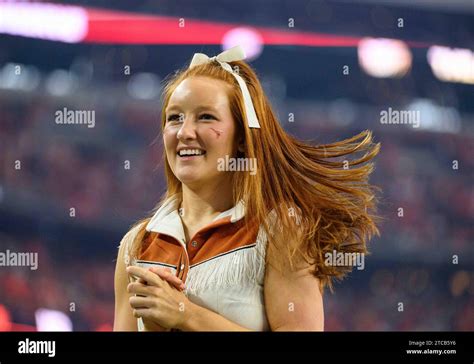 Arlington Texas Usa 2nd Dec 2023 Texas Longhorns Cheerleader