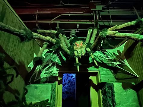 Knotts Scary Farm Unveils New Terrifying Mazes For 2025