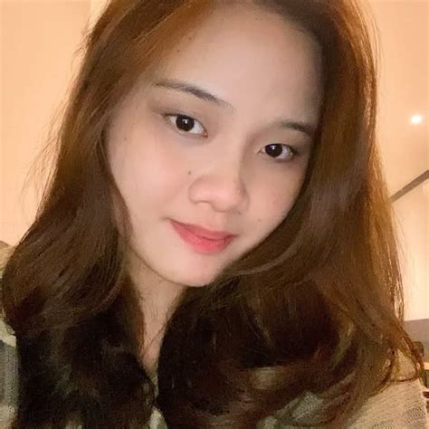 Syela Esterlina Runtuwene Syelarntwne • Threads Say More