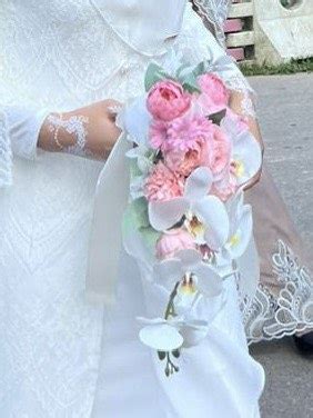 Bunga Tangan Nikah Hobbies And Toys Stationery And Craft Flowers And Bouquets On Carousell