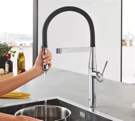 Кухонные смесители Grohe Essence Professional