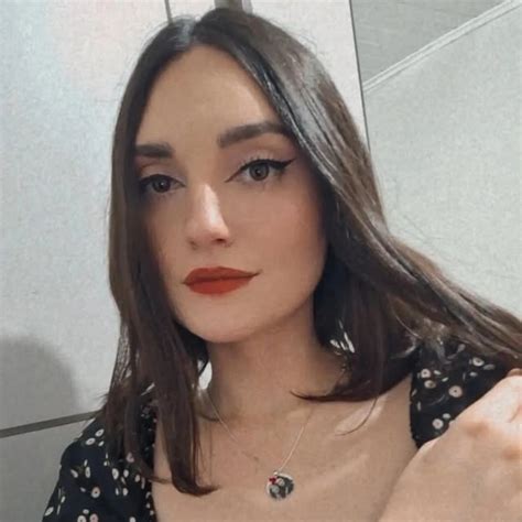 Adriane Perotoni Adri Perotoni • Threads Say More