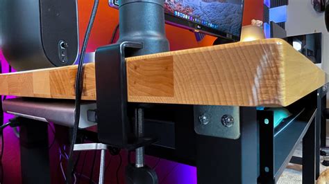 Thronmax Microphone Arm Review Standing Out — Sypnotix
