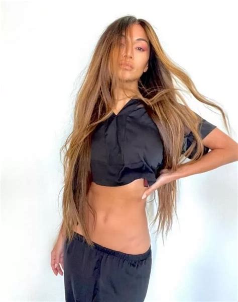Nicole Scherzinger Sends Fans Wild As She Flaunts Toned Abs In Teeny