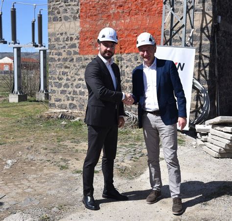 Претседателот на Управниот одбор на ЕВН Македонија г дин Волфганг Маиер и градоначалникот на