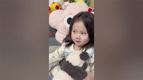 居然让爸爸睡大街？骗你生女儿 小人精日常 萌娃日常 漏风的小棉袄 古灵精怪 Youtube