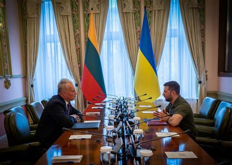 Зеленський провів переговори з президентом Литви