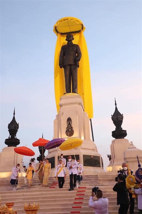 ในหลวง รัชกาลที่ 10 พระราชินี เสด็จฯ ทรงเปิดพระบรมราชานุสาวรีย์ รัชกาลที่ 9