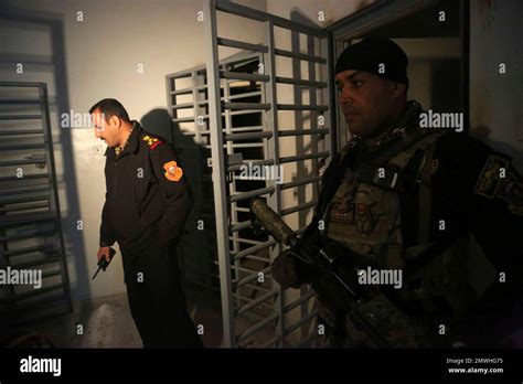 Iraqs Special Forces Inspect Cages At Detention Facility Used By