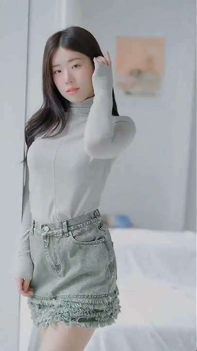 [4k룩북] 놀라운 모델 양서윤 Seoyoon 귀여운 블라우스와 함께하는 아름다운 회색 치마 룩북 다이렉트캠 모델 [sex Korean Girl Lookbook]