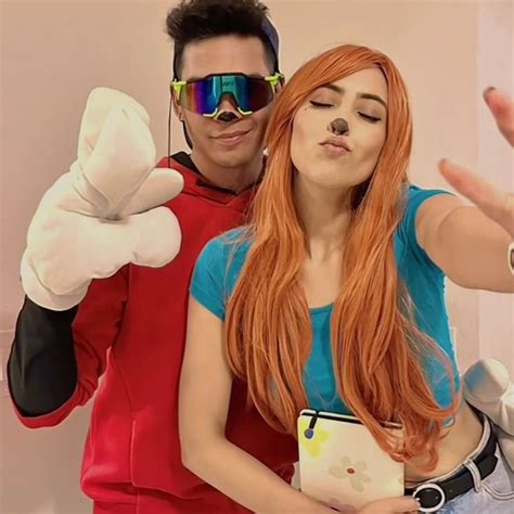 Max And Roxanne Costume Tips For Crafting The Couple Look Fantasy