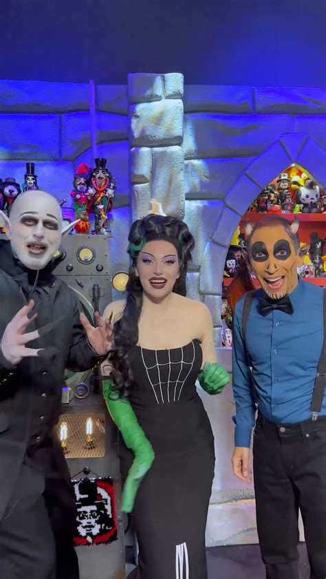 Our Favorite Undead Socialite Gwengoolie Dropped By The Dungeon For A