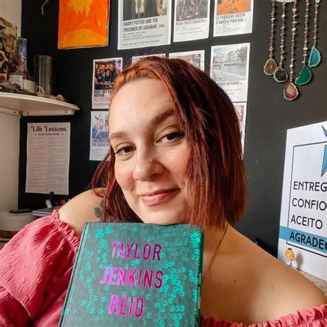 Caroline Corbetta 📖🪩 Cobertadelivros • Threads Say More