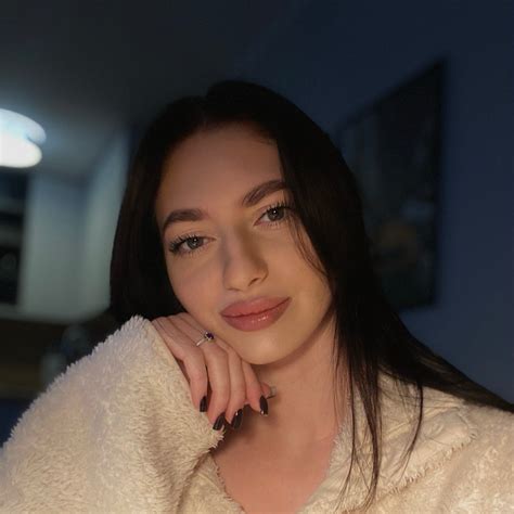 Lis Kelly Social ManyVids