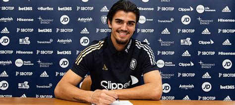 Pascal Struijk Signs New Deal Leeds United