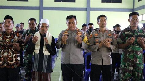 Polres Lombok Timur Gelar Doa Bersama untuk Para Korban Tragedi ...