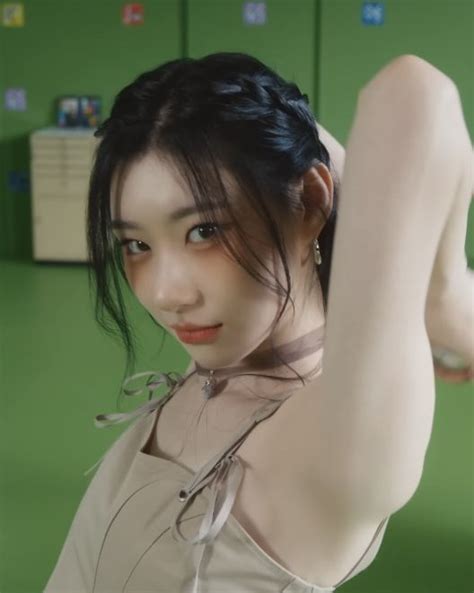 Chaeryeong Cheshire Mv アイデア